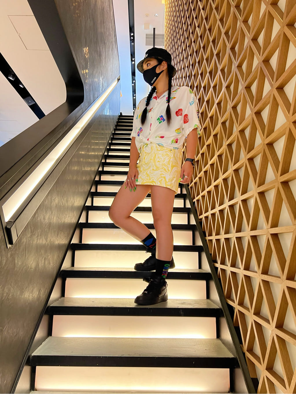 GUESSのGUESS デニムスカート (W)Go J Balvin Denim Aop Skirtを使ったコーディネート | Rakuten ...
