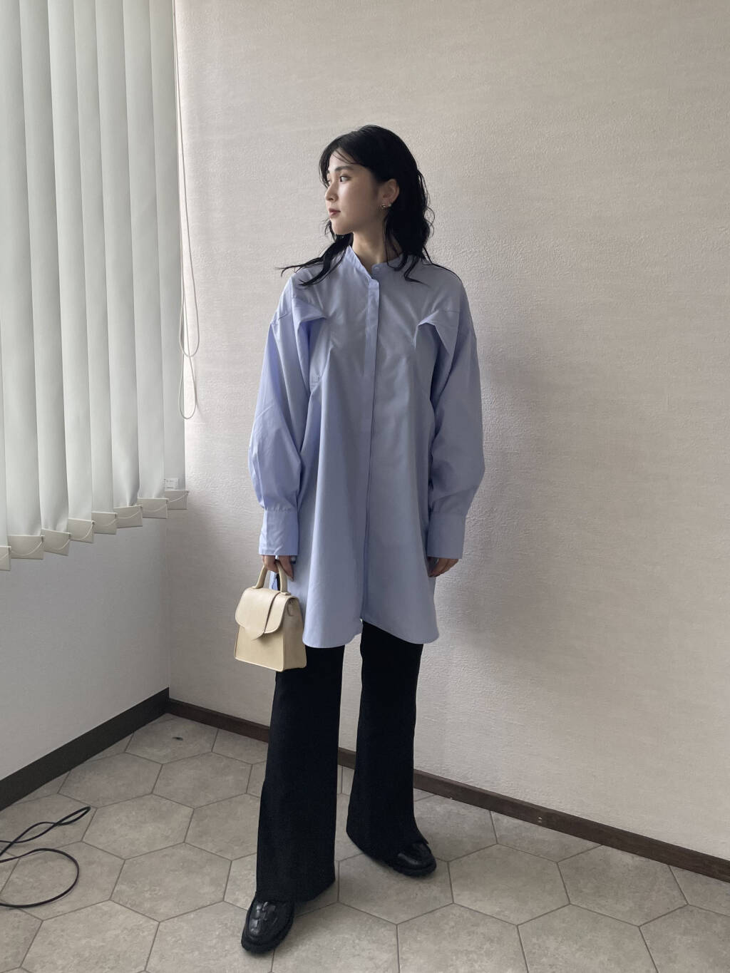 KBFのサイドスリットフレアパンツを使ったコーディネート | Rakuten Fashion(楽天ファッション／旧楽天ブランドアベニュー)1599221