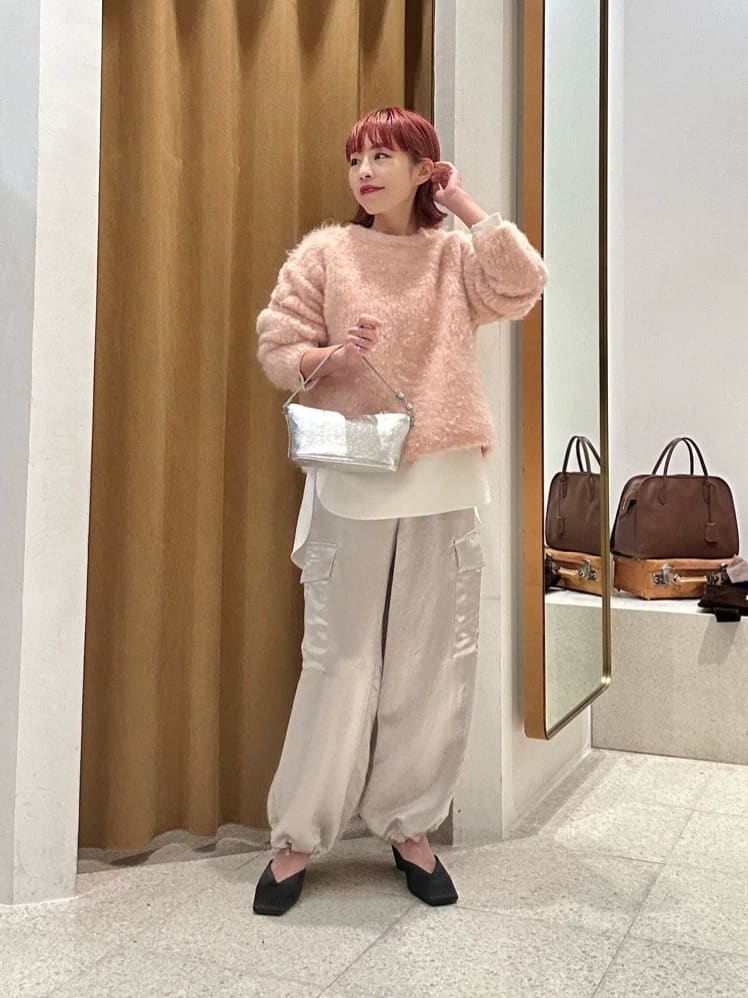 Whim Gazetteのサテンドロストパンツを使ったコーディネート | Rakuten Fashion(楽天ファッション／旧楽天ブランド ...