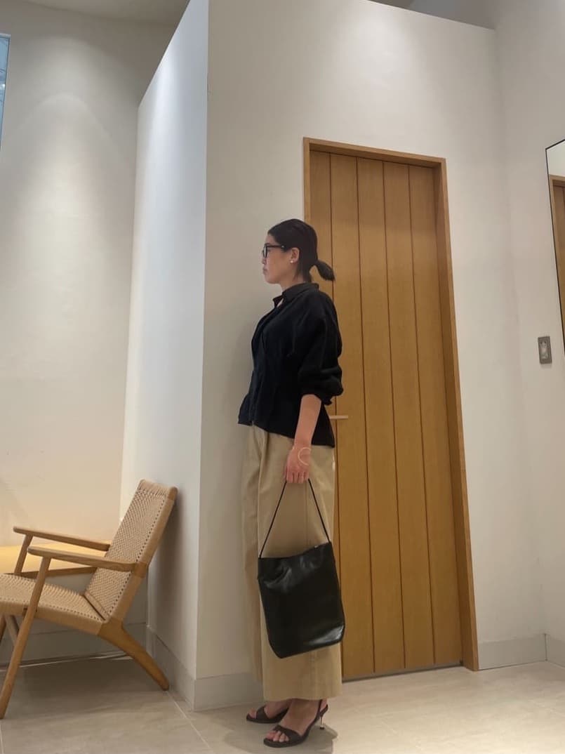 GALLARDAGALANTEのリネンウエストシェイプシャツを使った GALLARDAGALANTEのリネンウエストシェイプシャツを使った