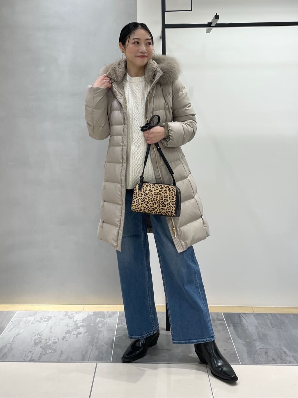 INDIVIの【名品/撥水/抗菌防臭】ロング丈リサイクルダウンコートを使ったコーディネート | Rakuten Fashion(楽天ファッション／旧楽天ブランドアベニュー)6553334